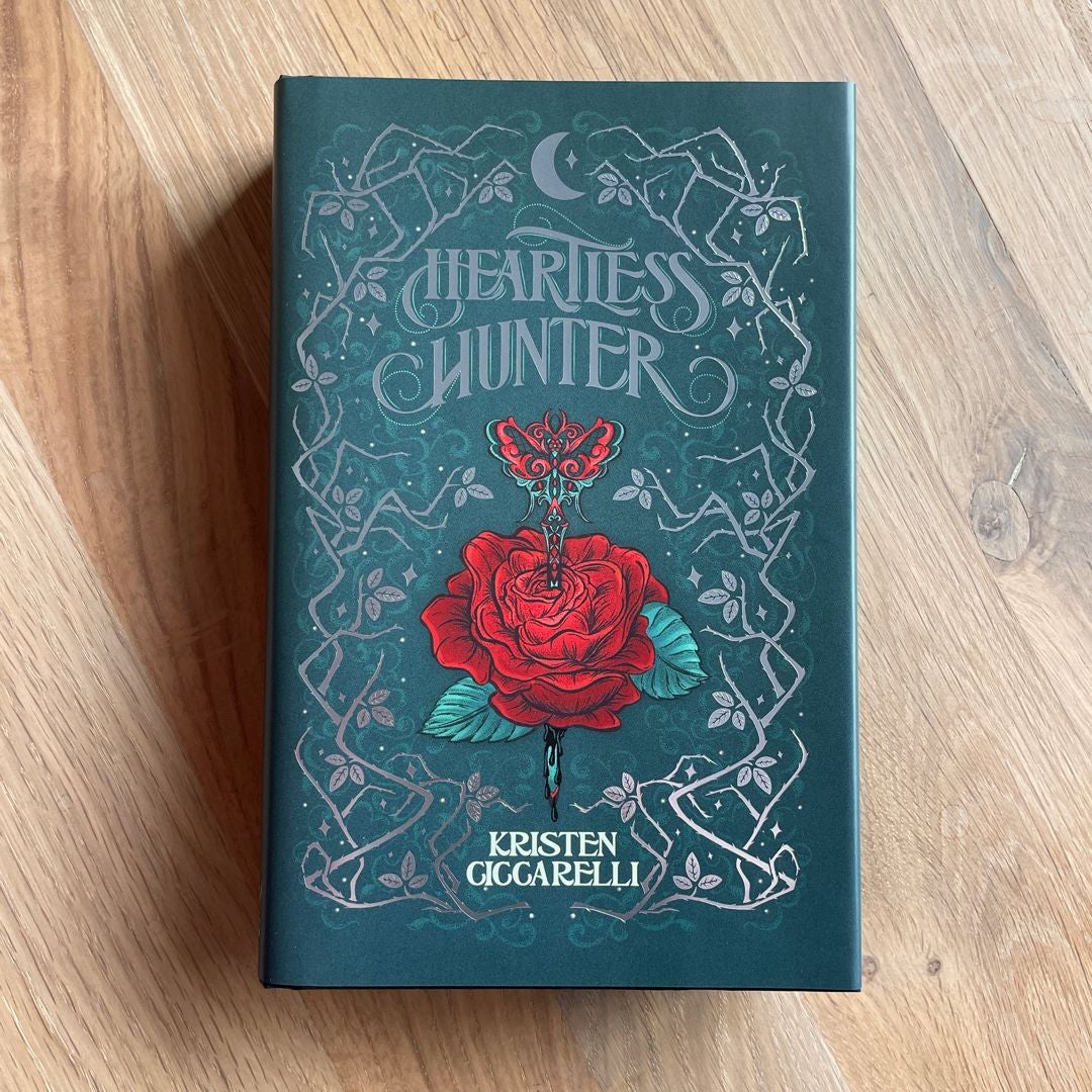 Heartless Hunter - OwlCrate 🦉 by Kristen Ciccarelli, Hardcover | Pangobooks
