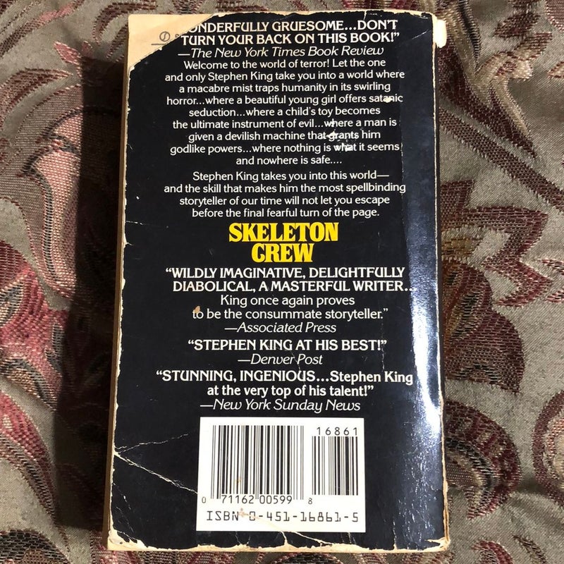Skeleton Crew by Stephen King, Paperback | Pangobooks