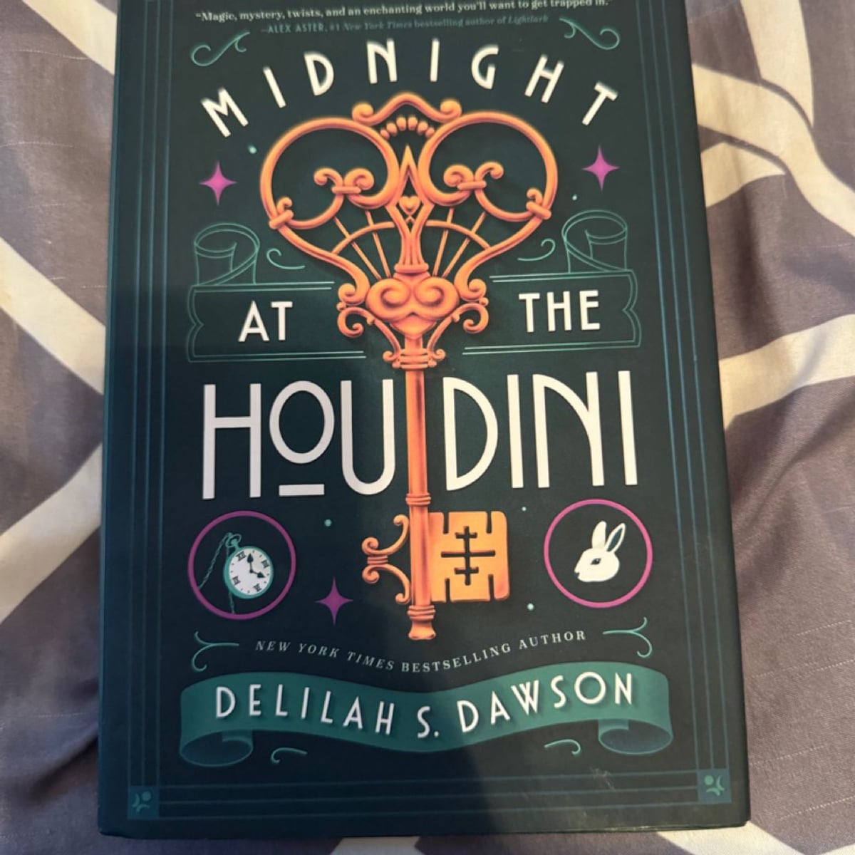 Midnight at the Houdini by Delilah S. Dawson, Hardcover | Pangobooks