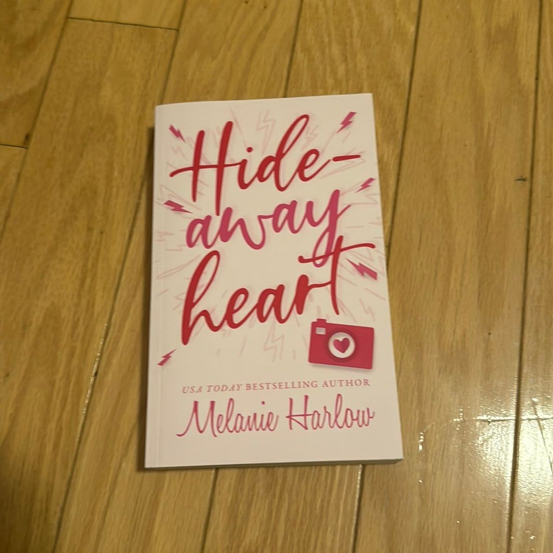 Hideaway Heart by Melanie Harlow, Paperback | Pangobooks