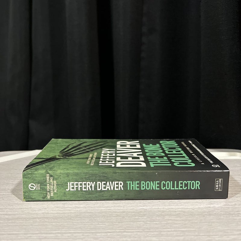 The Bone Collector by Jeffery Deaver, Paperback | Pangobooks